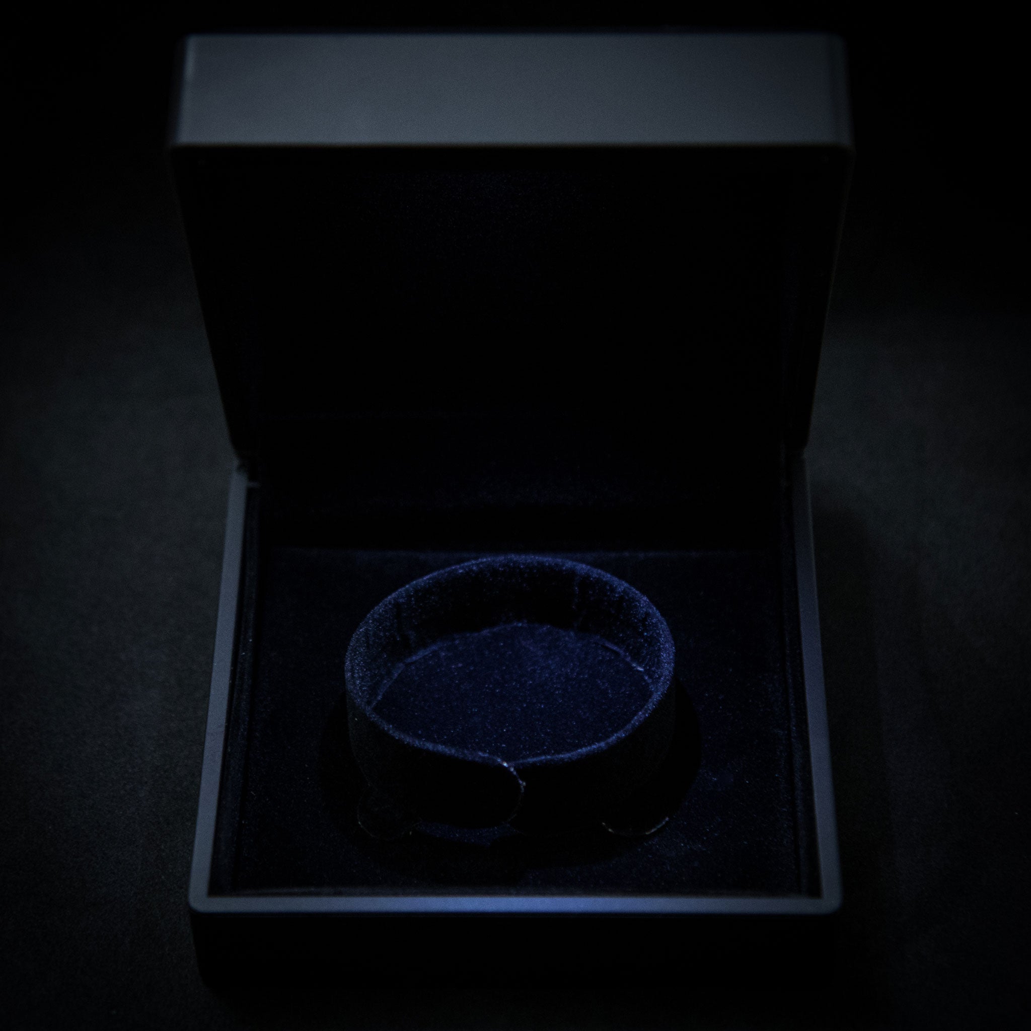 Bracelet Light Box - Illuminate Your Look – Luxsy Jewels